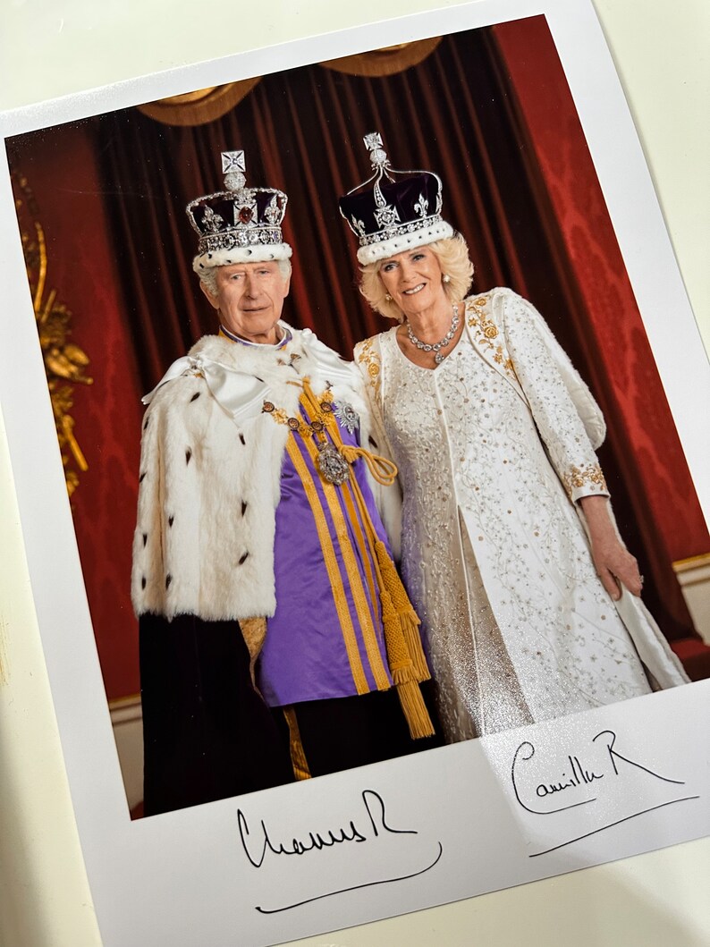 Queen Elizabeth II Hand Signed Photo Print British Royal Family ...