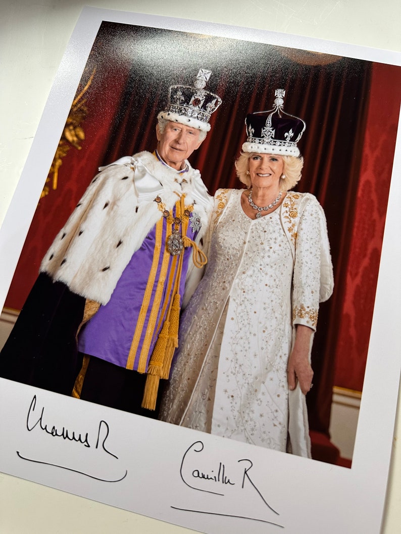 Queen Elizabeth II Hand Signed Photo Print British Royal Family ...
