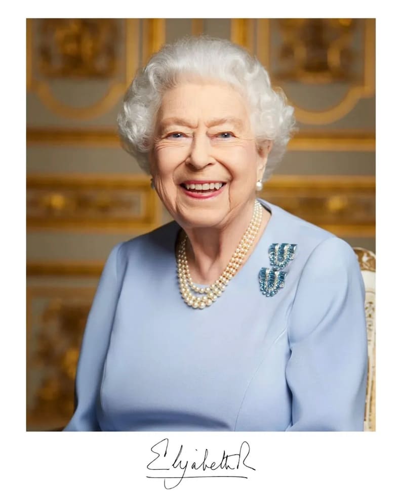 Queen Elizabeth II Hand Signed Photo Print | British Royal Family ...