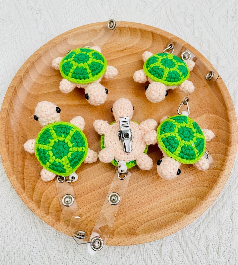 Crochet Animal Badge Reel, Handmade Retractable Badge Topper - Etsy