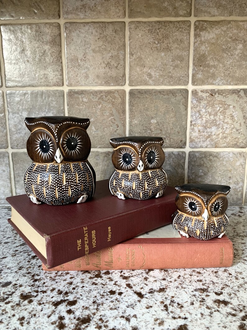 Vintage Wooden Owl Figurines, Set of Three - Etsy
