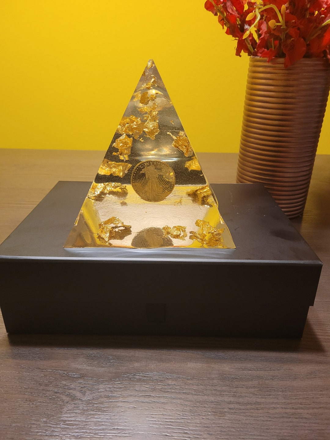 Stunning Gold Pyramid Resin Handmade Collectors Art Work. Blk Gift Box ...