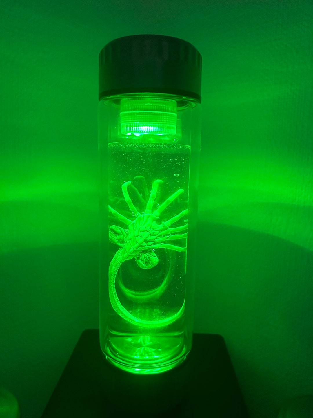 Alien Xenomorph XX121 Facehugger Specimen Glow Jar Film Replica Remote ...