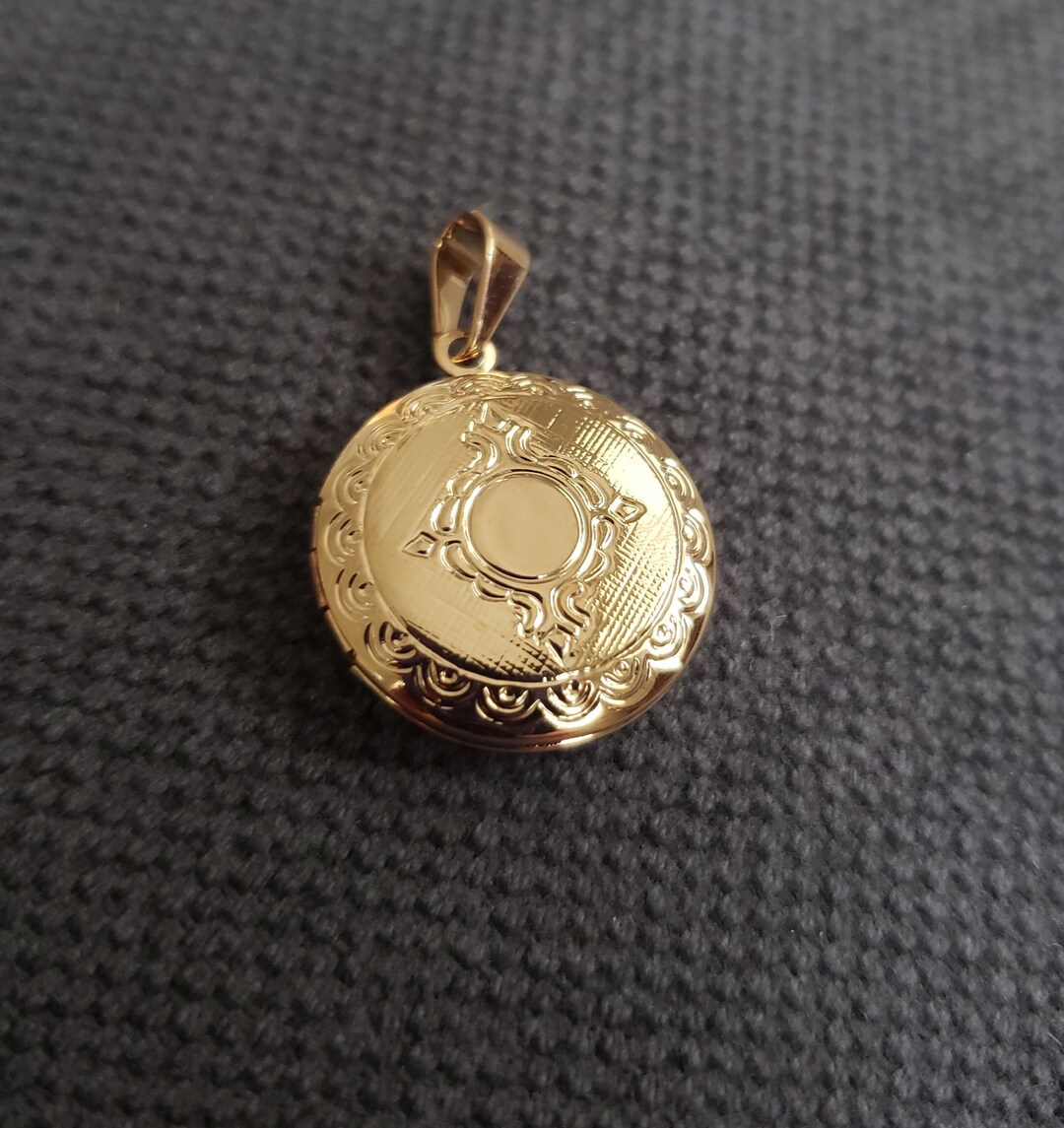Gold Filled Over Brass Round Locket Pendant, Picture Photo Family ...