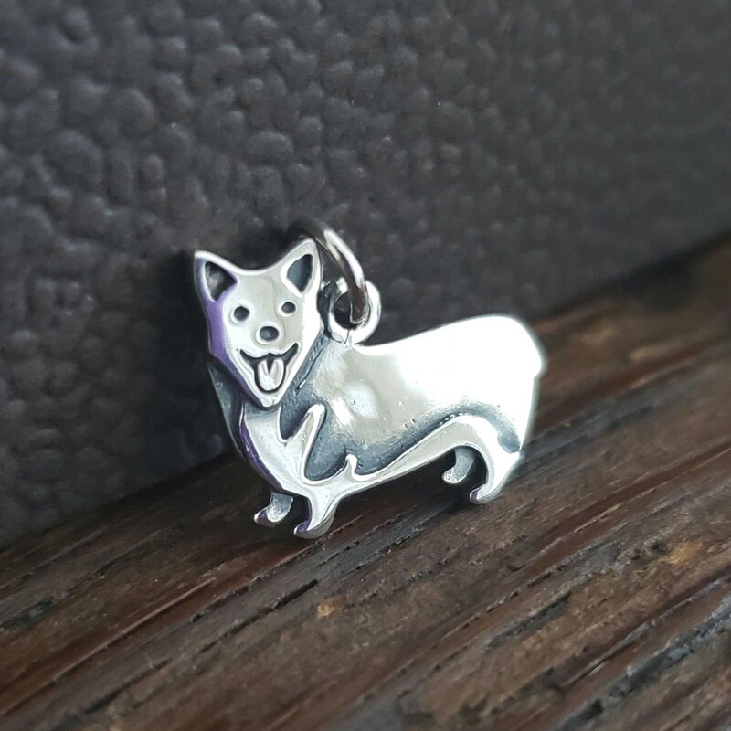 Corgi Pendant Engraved - Etsy