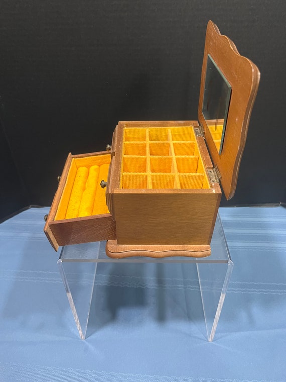 Vintage Wood Chest Flip Top Jewelry Box - Pull Out Ri… - Gem