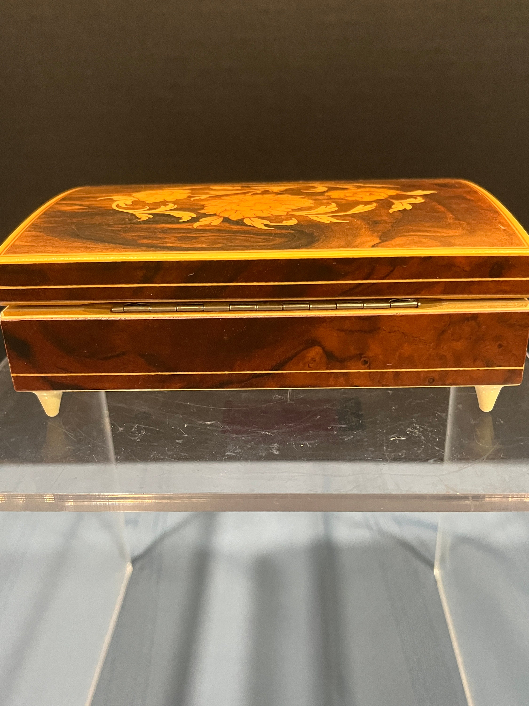 Vintage Reuge Wood Inlay Floral Design Music Box Swiss Musical Movement ...