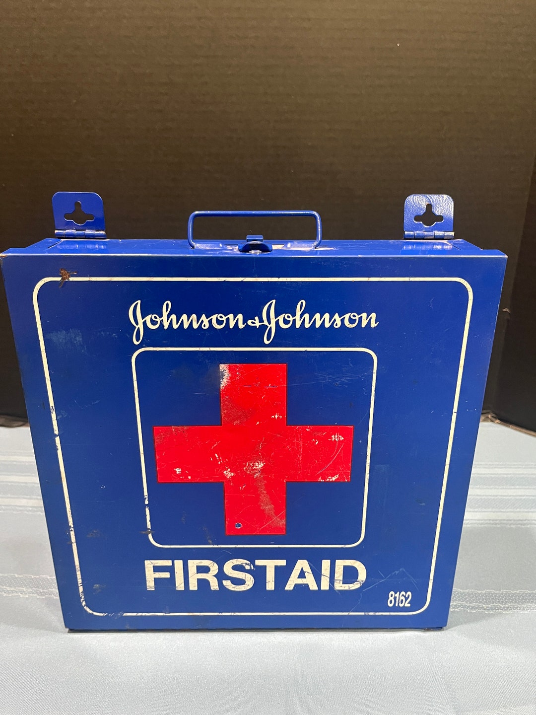 Vintage Wall Mount First Aid Kit Johnson and Johnson Model 8162 Filled ...