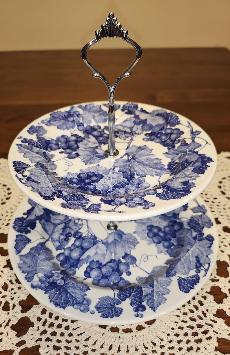 Vintage Crate and Barrel La Primula Blue and White Floral Cake Stand ...