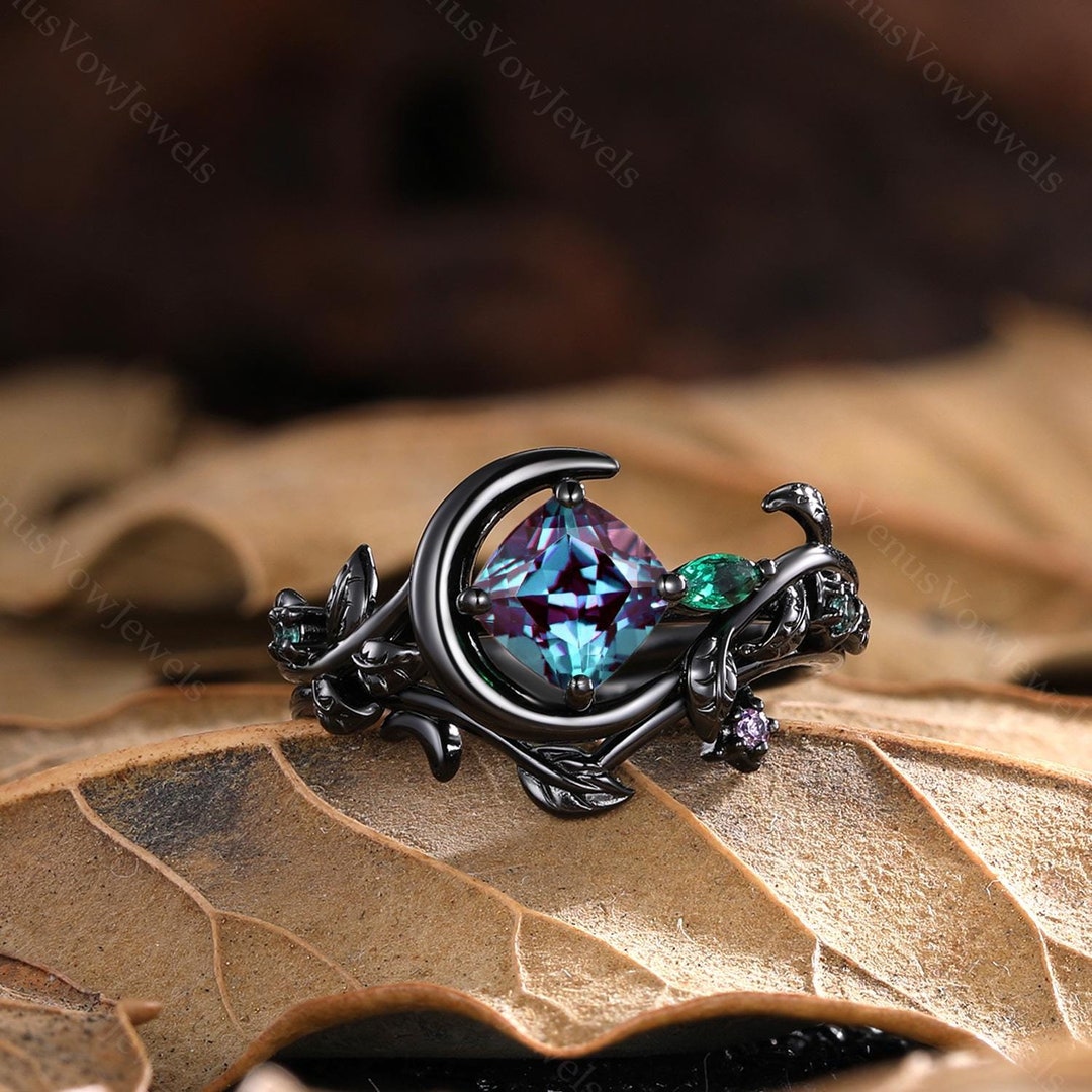 Crescent Moon Ring Vintage Alexandrite Engagement Ring, Black Gold Band ...