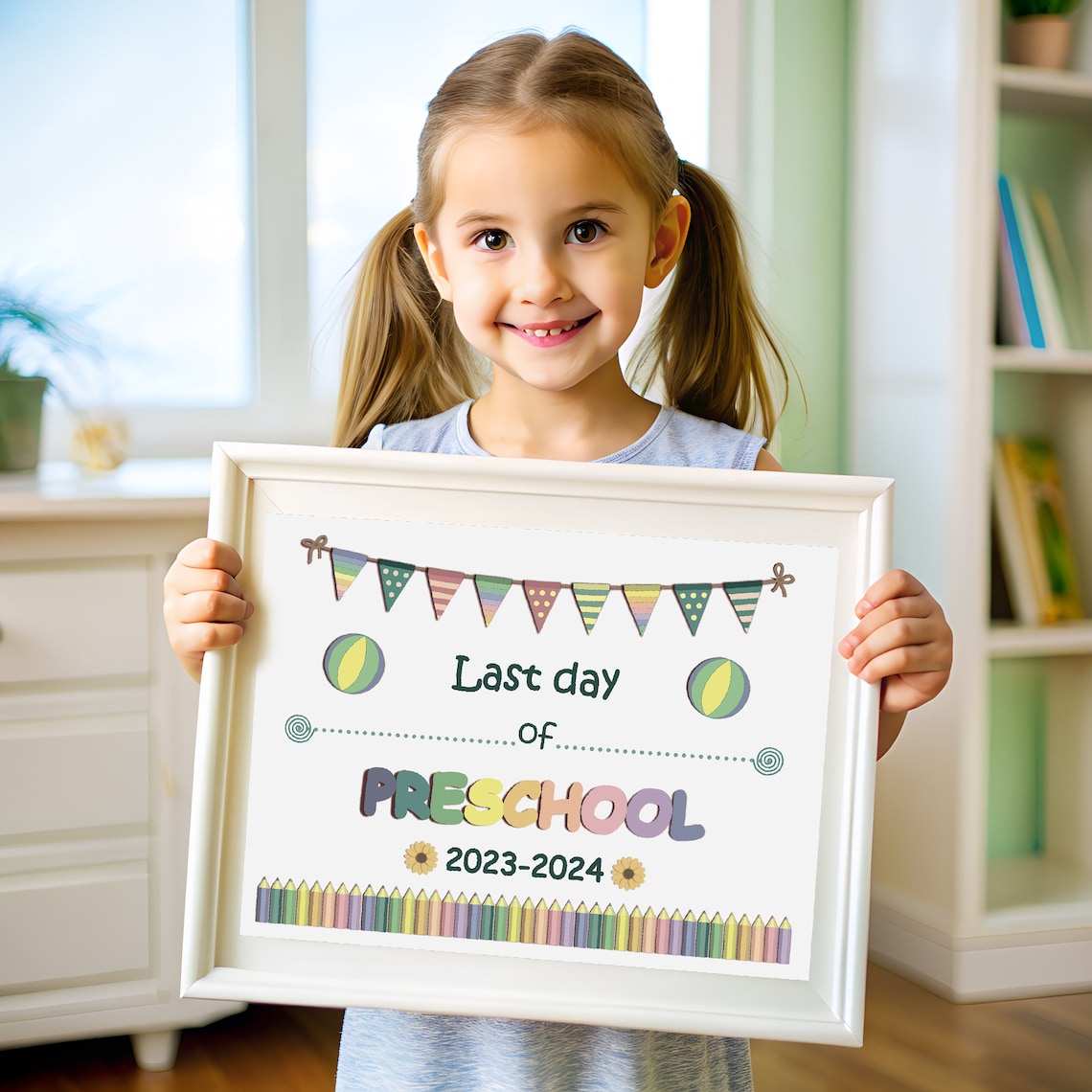 Last Day of School Printable Sign Photo Prop: End of School Year Sign ...