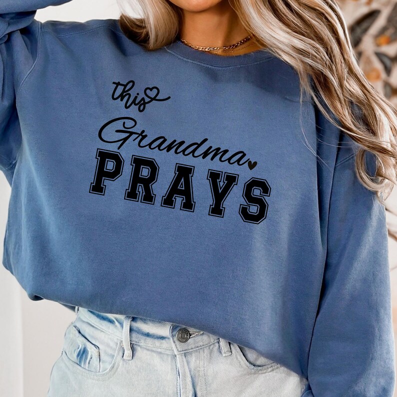 This Grandma Prays Svg: Religious Mother's Day Design (digital Files ...