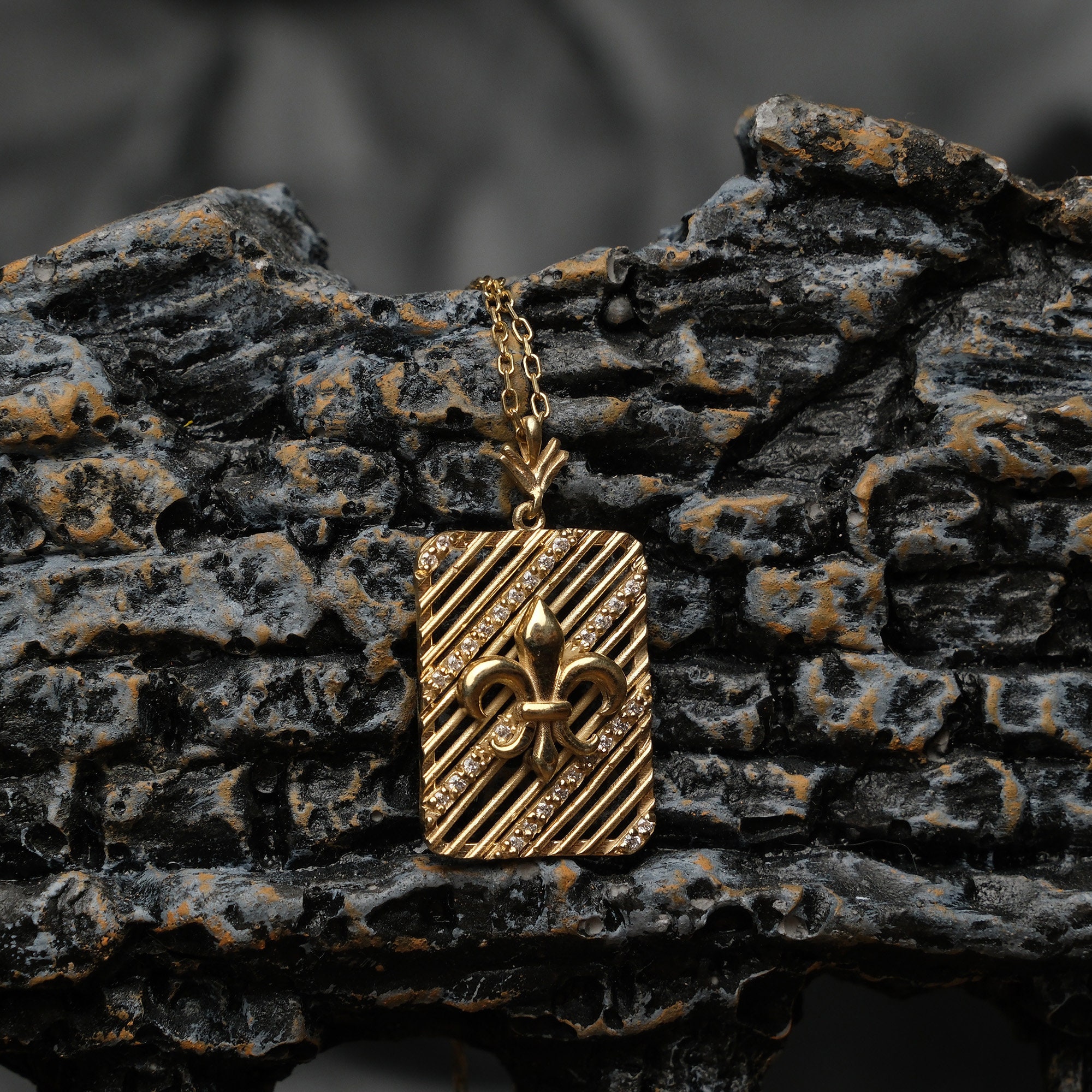 French Arms Gold Pendant, 14K Gold Fleur De Lys Pendant, Gold Fleur De ...