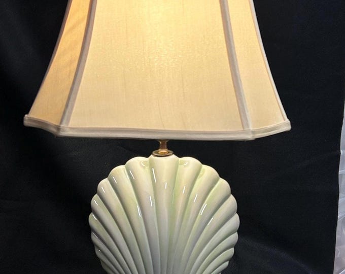 Vintage Art Deco Iridescent, Clamshell Lamp - Etsy