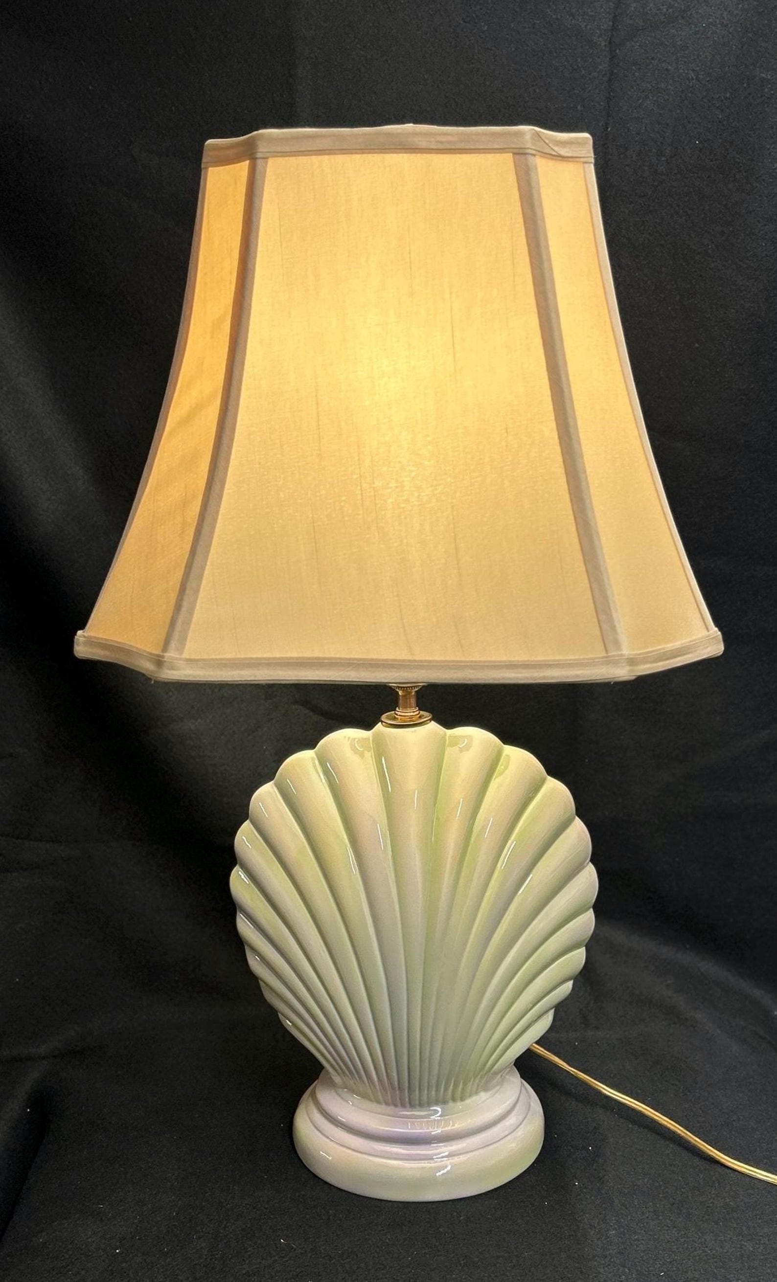Vintage Art Deco Iridescent, Clamshell Lamp - Etsy