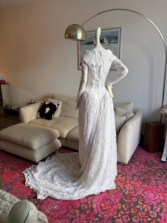 Vintage dropped basque waist lace wedding gown - Gem