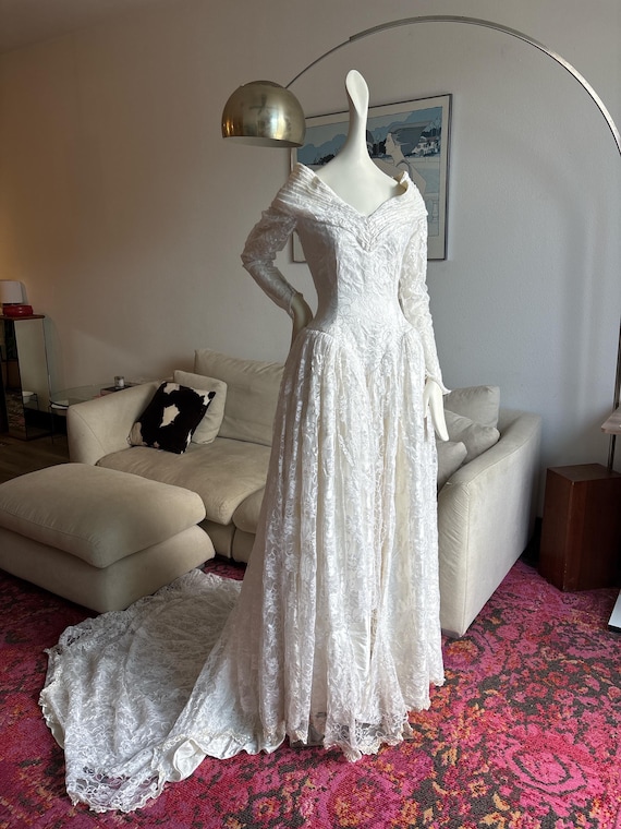 Vintage dropped basque waist lace wedding gown - Gem