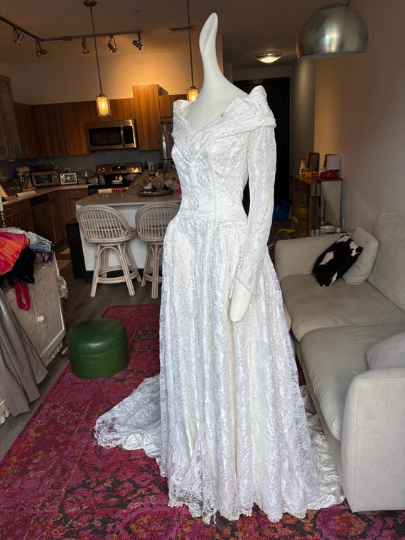 Vintage dropped basque waist lace wedding gown - Gem