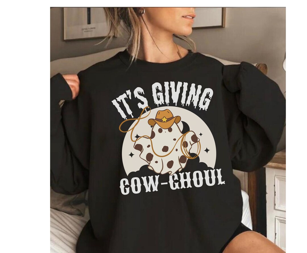IT'S GIVING COWGHOUL Western Themed Halloween Shirt Spooky Cowboy ...