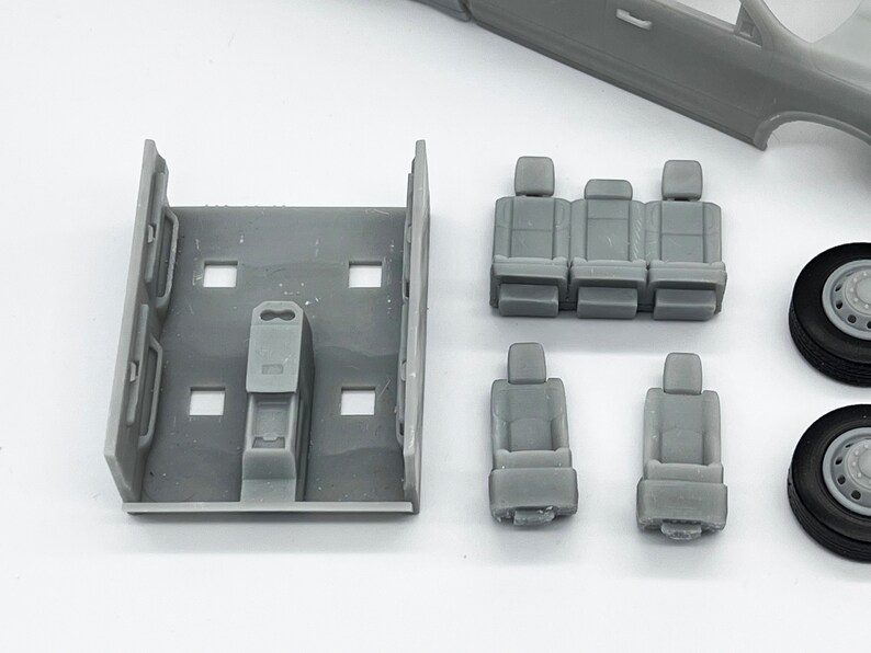 1:25 RAM 2500 5th Gen Resin Model Kit With Rubber Tires and Clear Parts ...