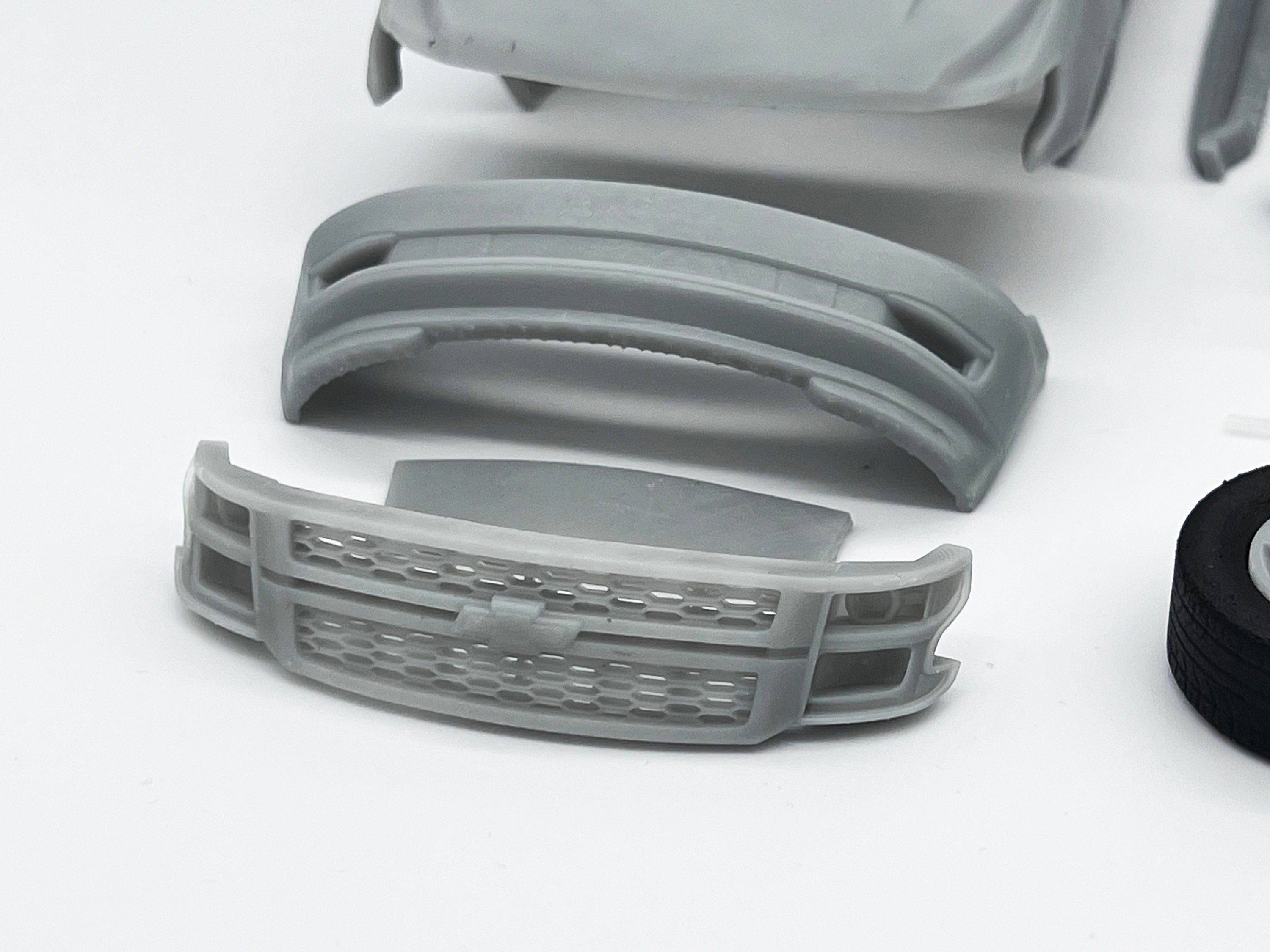 1:24 Chevrolet Suburban 11th Gen 2015-2020 Model Kit Resin With Clear ...