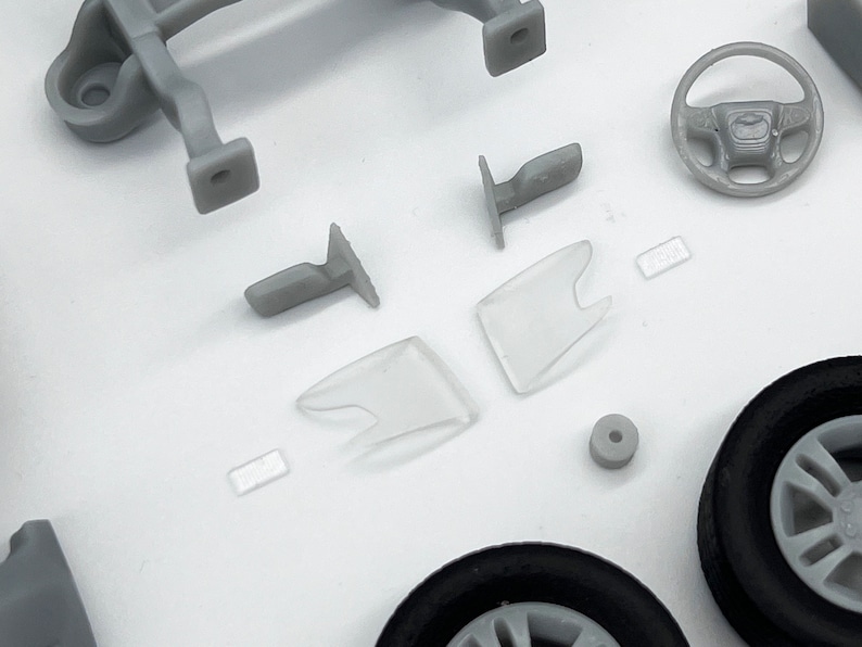 1:24 Chevrolet Suburban 11th Gen 2015-2020 Model Kit Resin With Clear ...