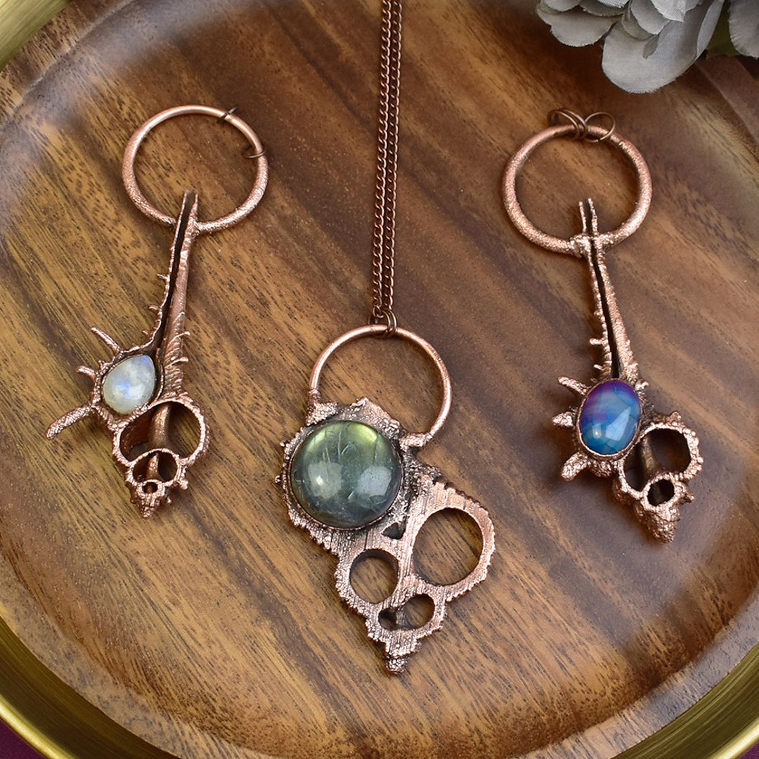 Murex Ternispina Shell Copper Pendant | Moonstone, Dragon Vein Agate ...
