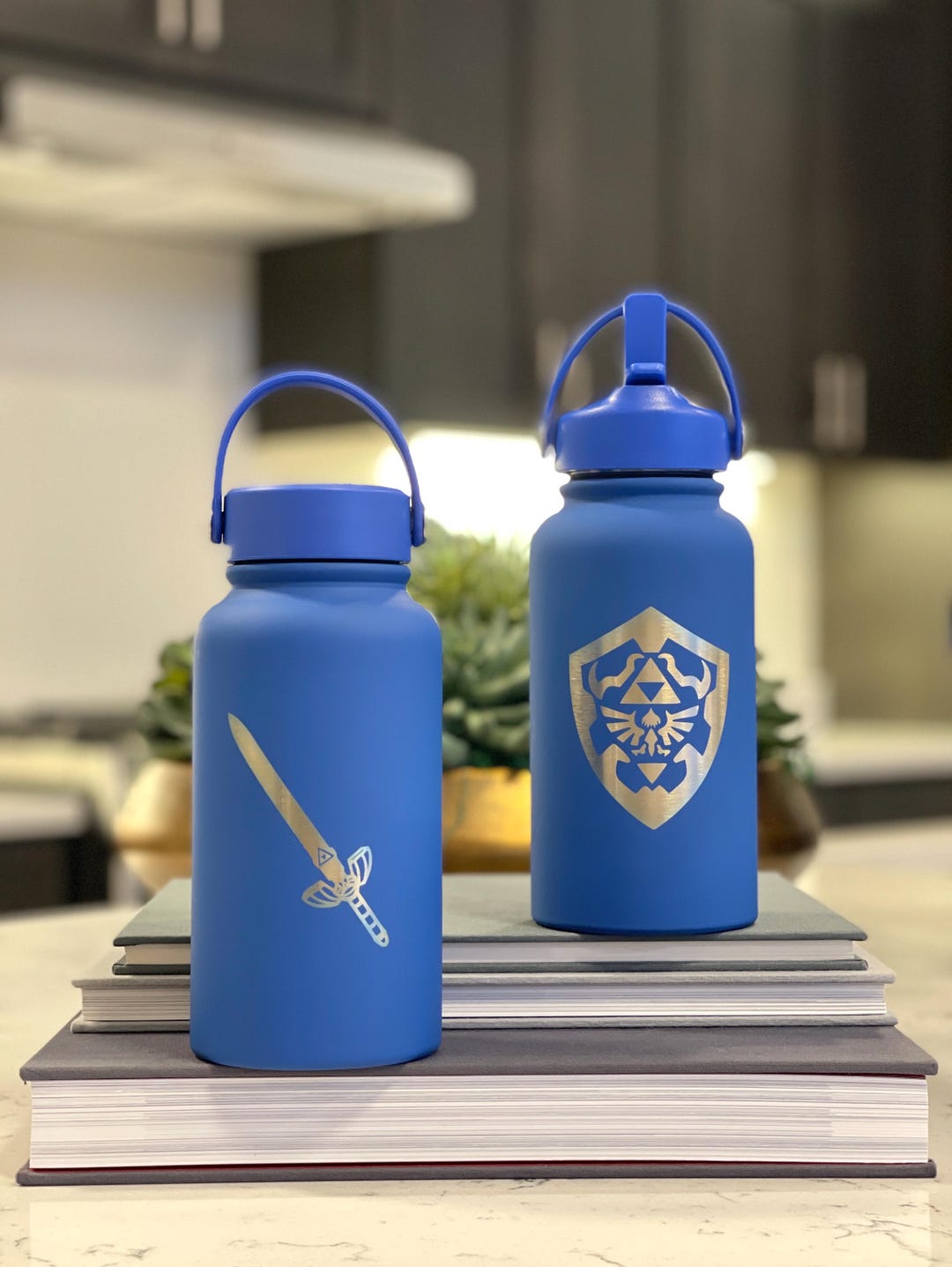 Zelda Hylian Shield & Sword Link Water Bottle, Breath of the Wild ...