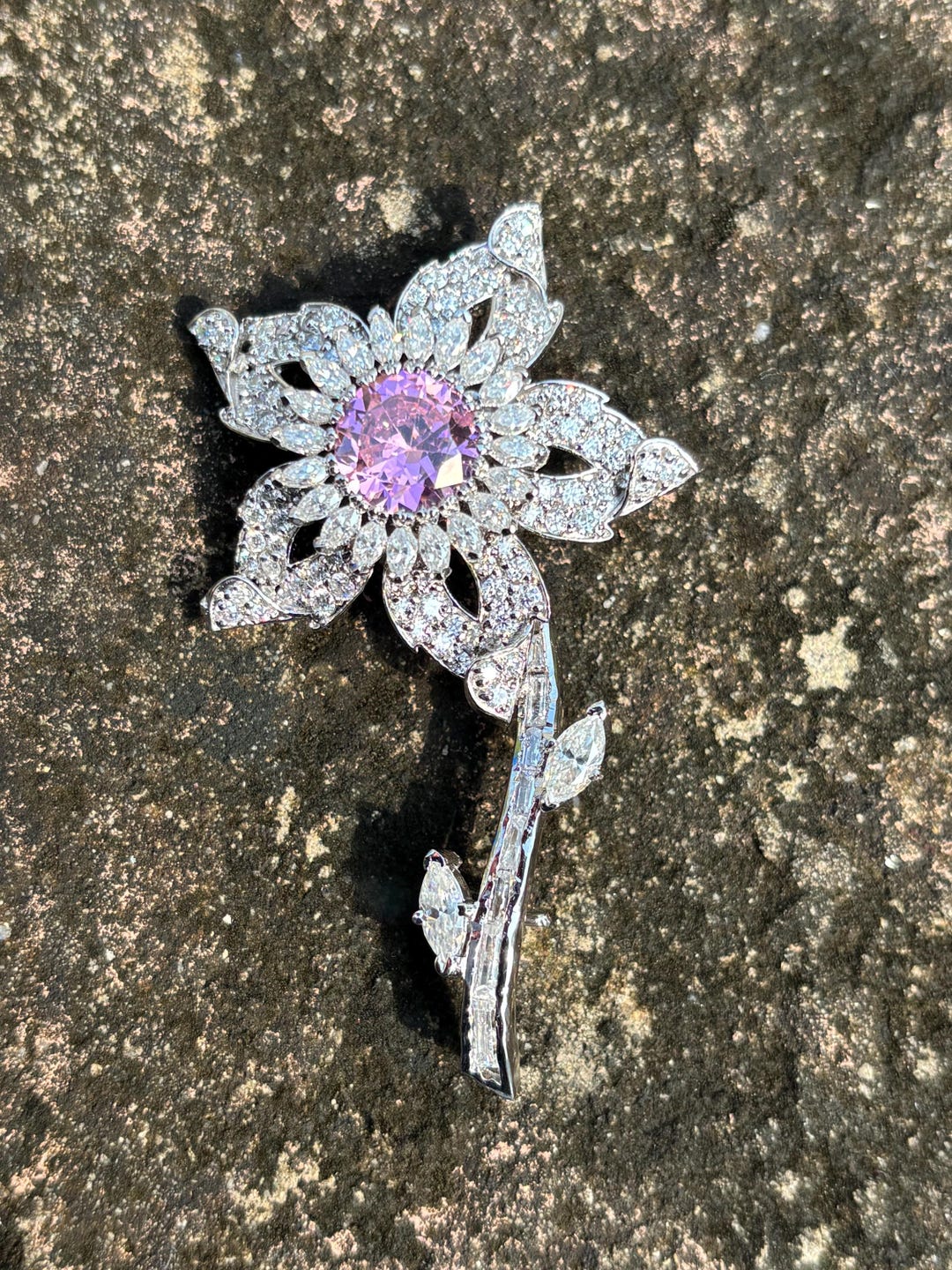 Queen Elizabeth Williamson Brooch Replica: Pink Moissanite Flower ...