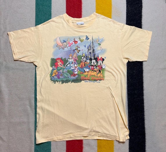 Vintage 90s Disney Walt Disney World Magic Kingdom Tee T Vintage 90s Disney Walt Disney World Magic Kingdom Tee T