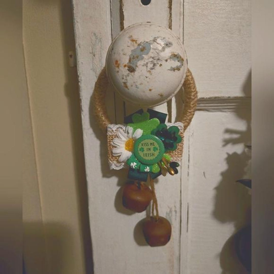Kiss Me I'm Irish Door Hanger Doorknob Hanger St Patrick's Day Shamrock ...