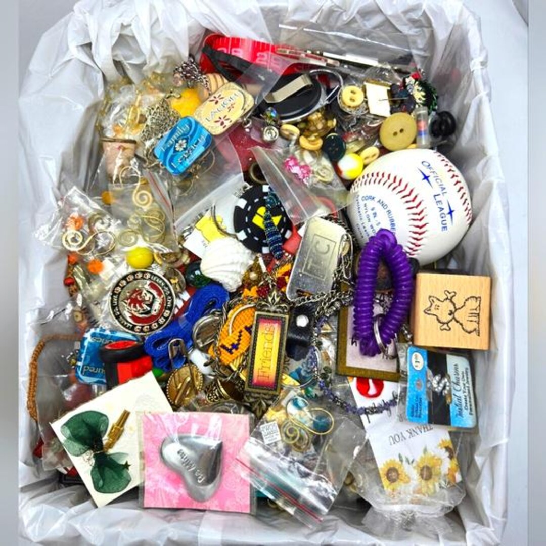 HUGE Lot of Junk Drawer Goodies Buttons Watches Stickers Key Chains ...