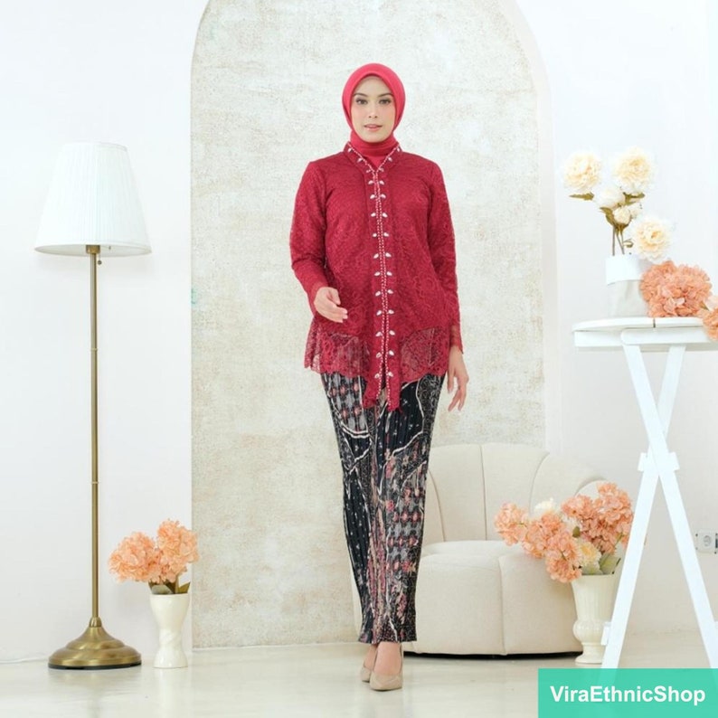Floy Kebaya Suit: Kebaya With Elegant Brocade Sequin Details, Kebaya ...