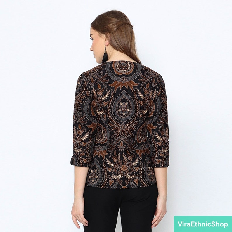 Classic Floral Elegance: Janneta Ganendra Batik Blouse for Women, Batik ...