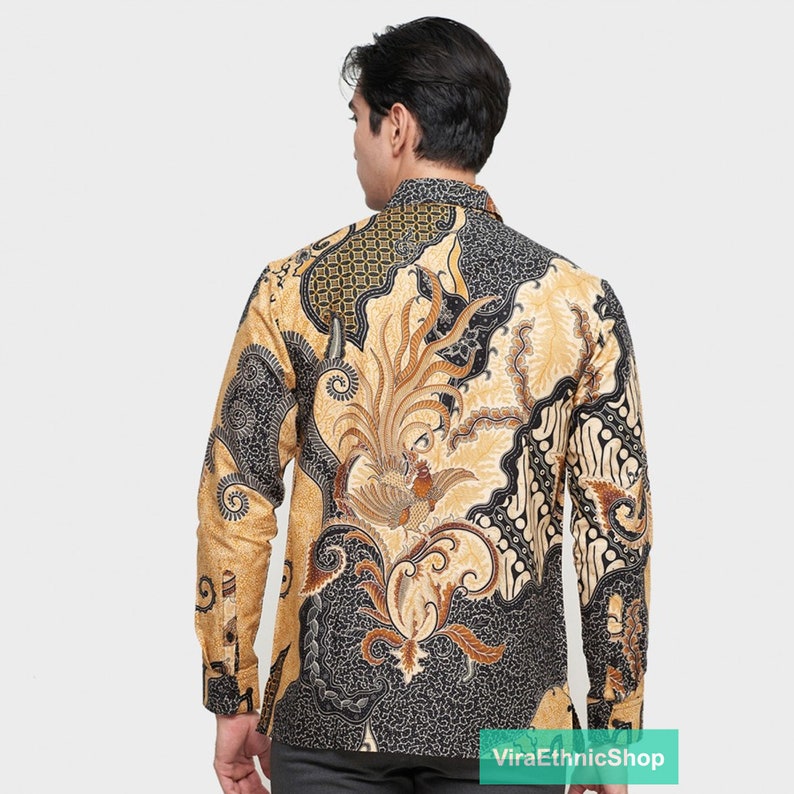 Chic and Traditional: Batik Regfit Radeva Ivory Shirt With Long Sleeves ...