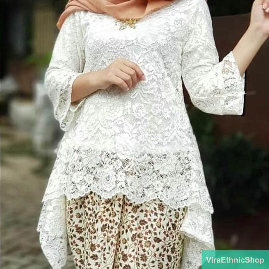 Big Size Matching Embroidered Encim Kebaya: Elegant Details for a ...