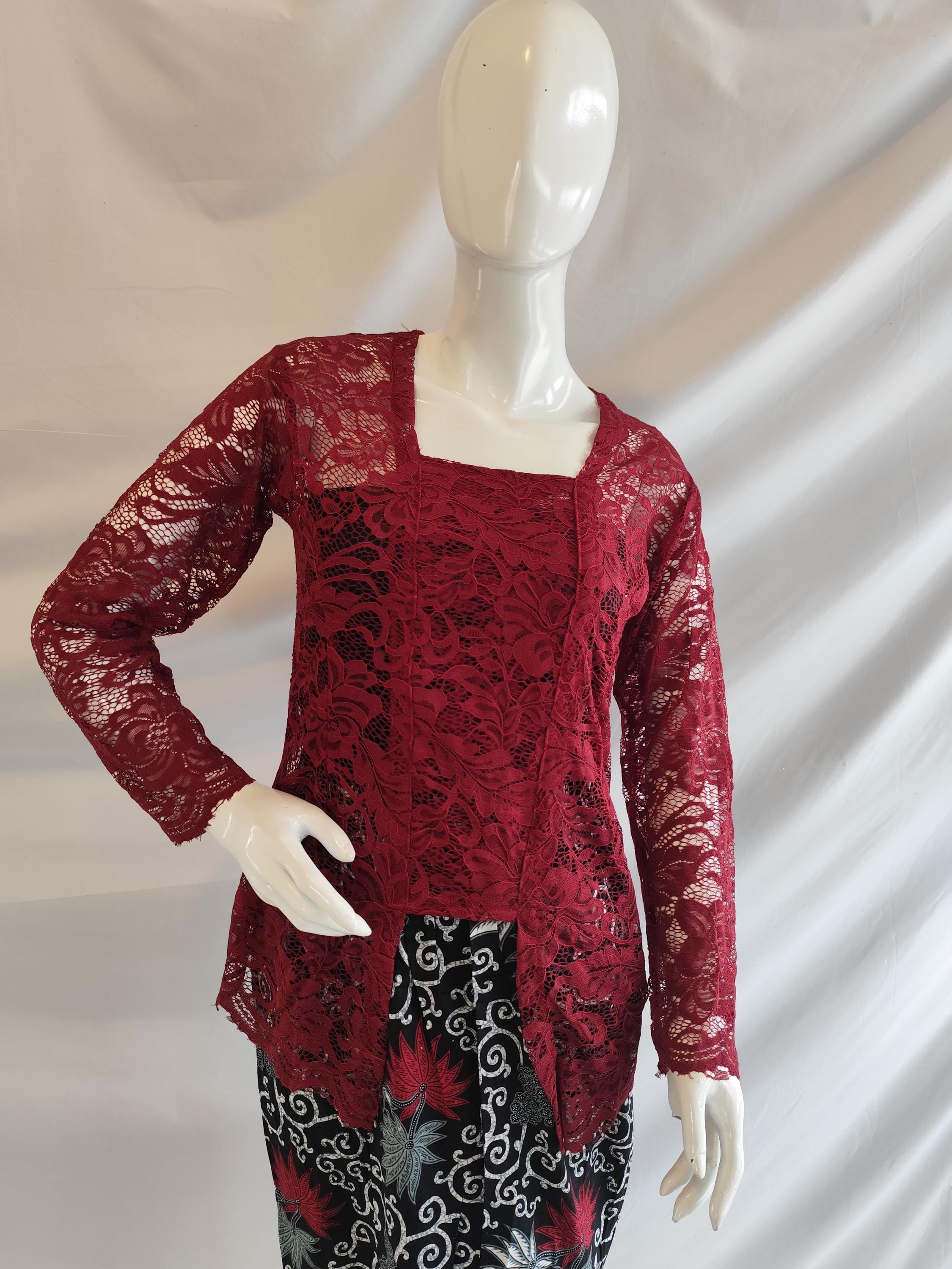 Maroon Long Balinese Kebaya: an Elegant Color Combination With a Silver ...