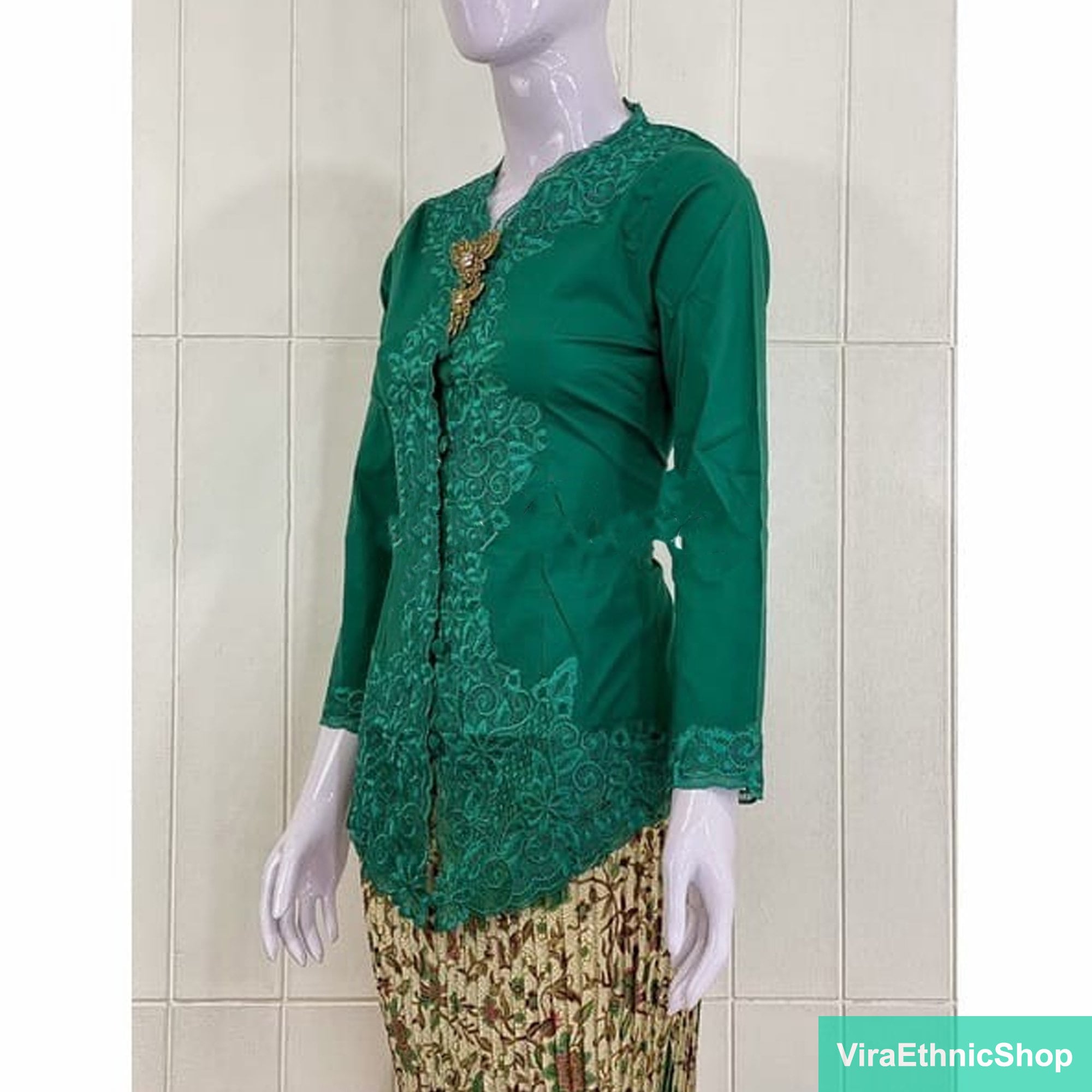 Big Size Embroidered Encim Kebaya: an Elegant Match for Party Events ...