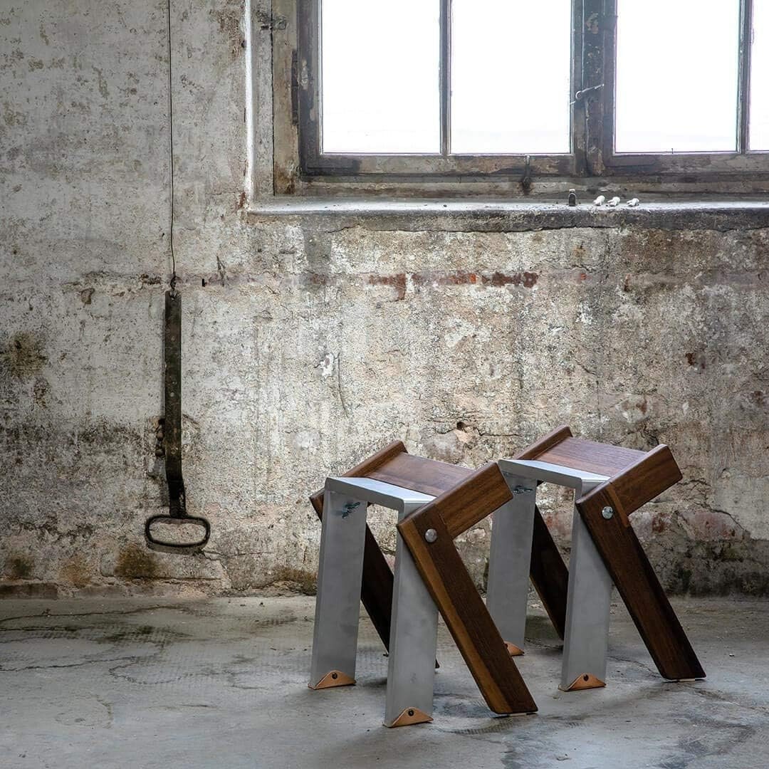 Design Hocker aus edlem Nussbaum, Aluminium & Edelstahl - Hocker für ...