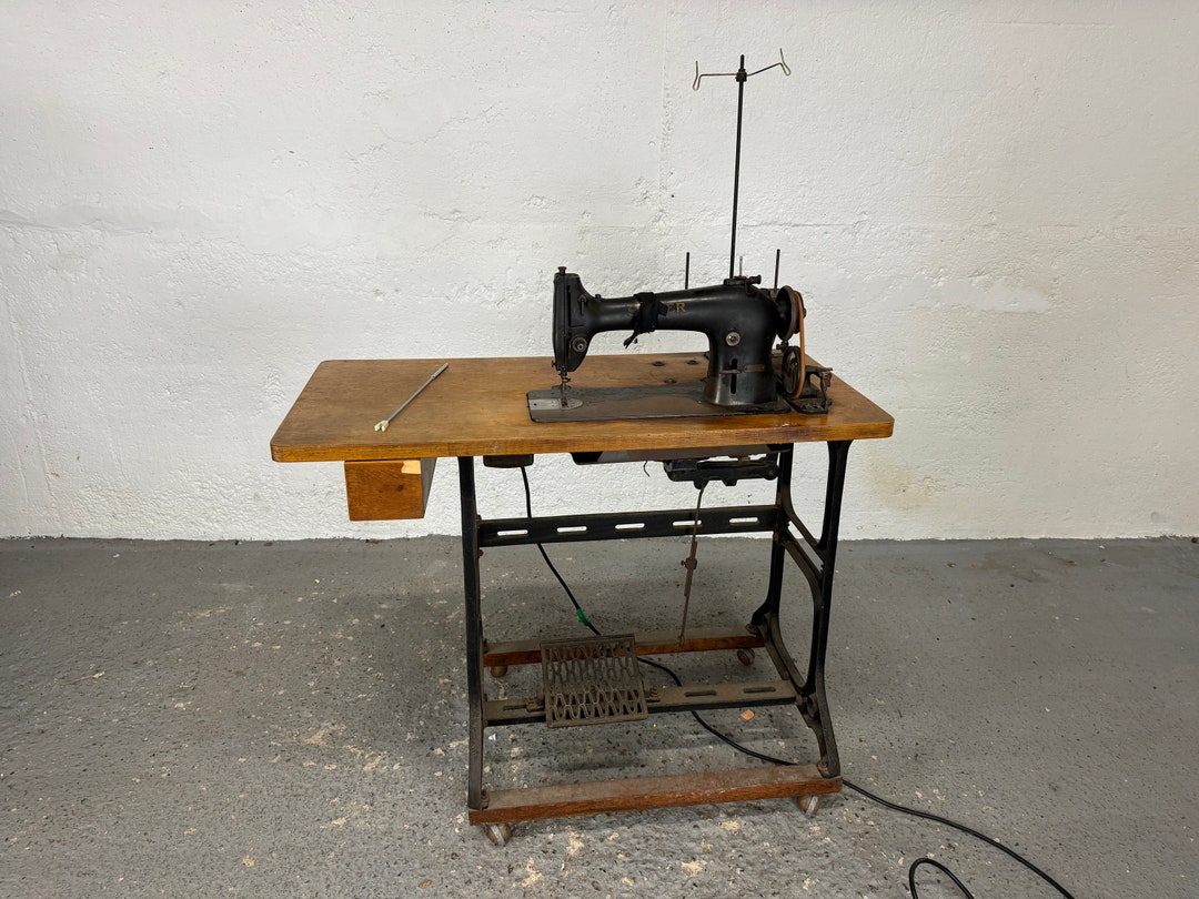 Vintage Antique Industrial Singer Sewing Machine With Treadle - Etsy UK