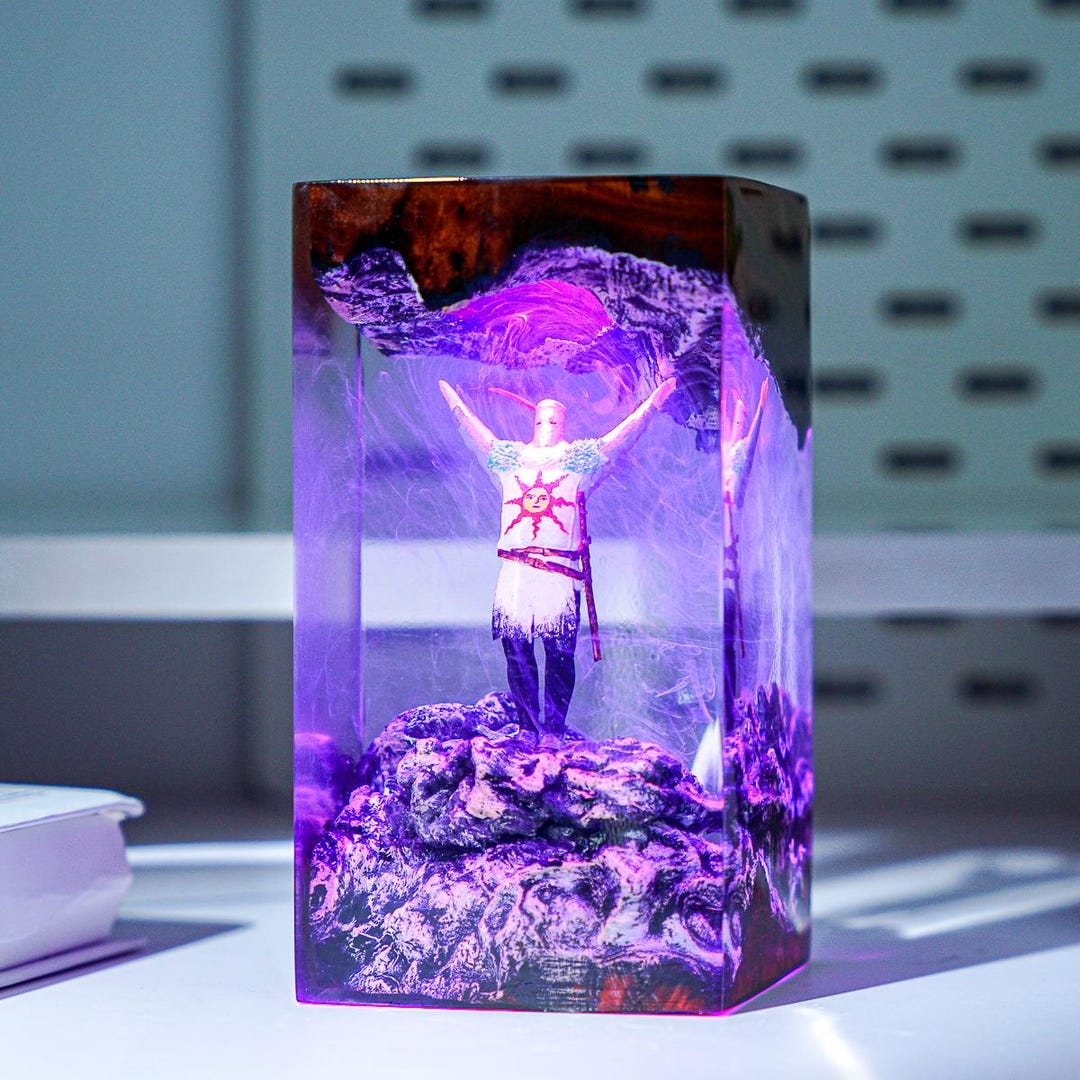 Solaire of Astora Resin Lamp, Praise the Sun Light, Dark Souls Gift ...