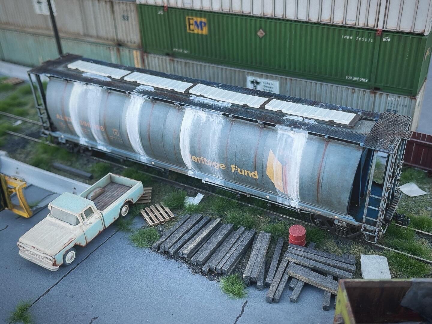 HO Scale Weathered Intermountain Alberta Heritage Cylindrical Covered ...