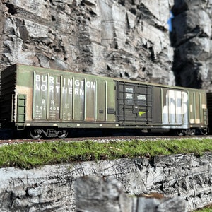 HO Scale Weathered Exactrail Burlington Northern PC&F 62’ Insulated Box ...