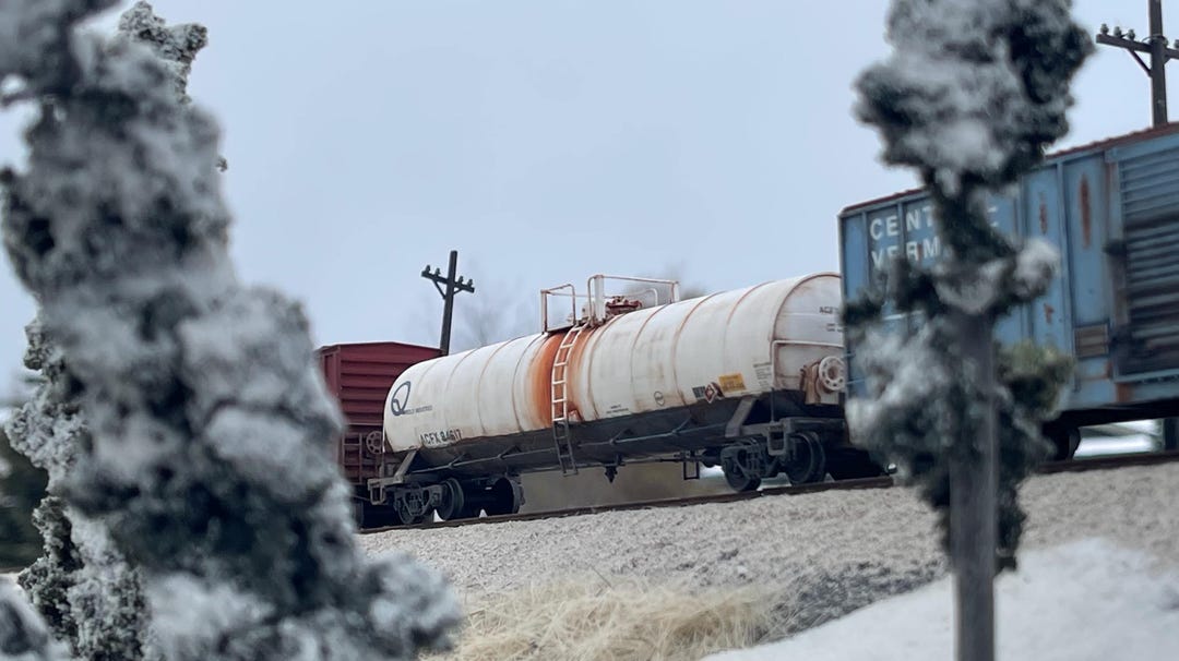 HO Scale Weathered Atlas ACFX 23,500 Gallon Tankcar - Etsy