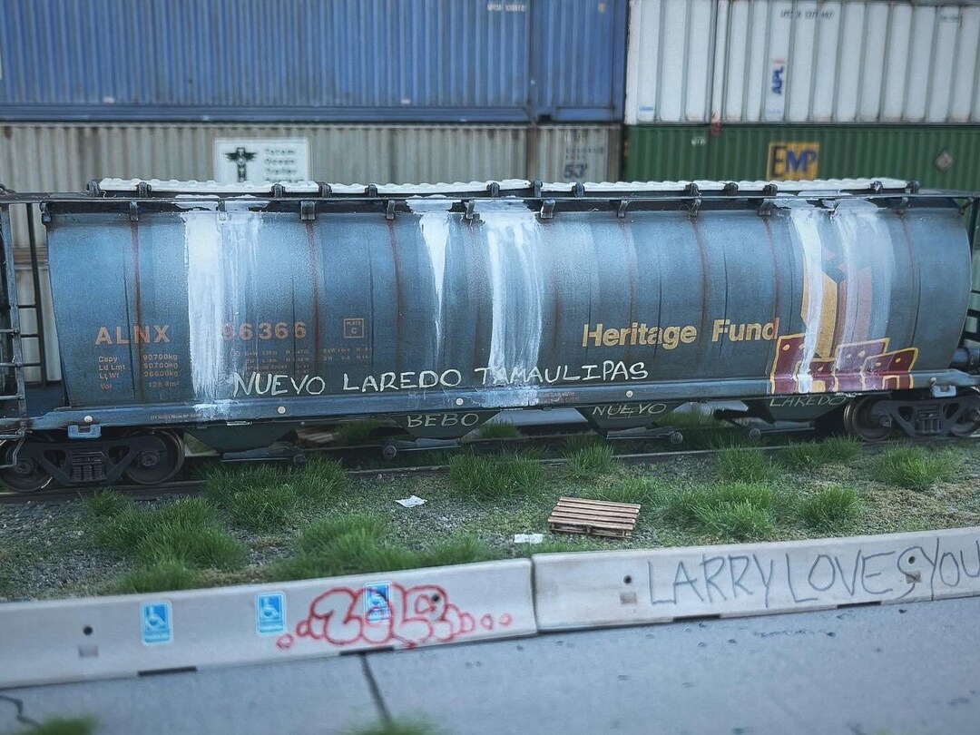 HO Scale Weathered Intermountain Alberta Heritage Cylindrical Covered ...