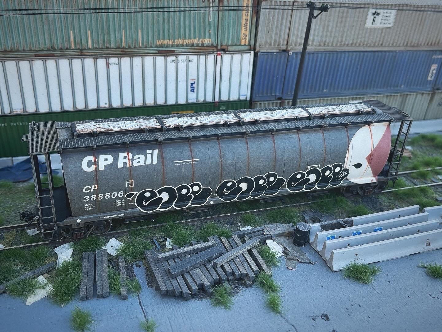 HO Scale Weathered Intermountain Canadian Pacific Cylindrical Covered ...