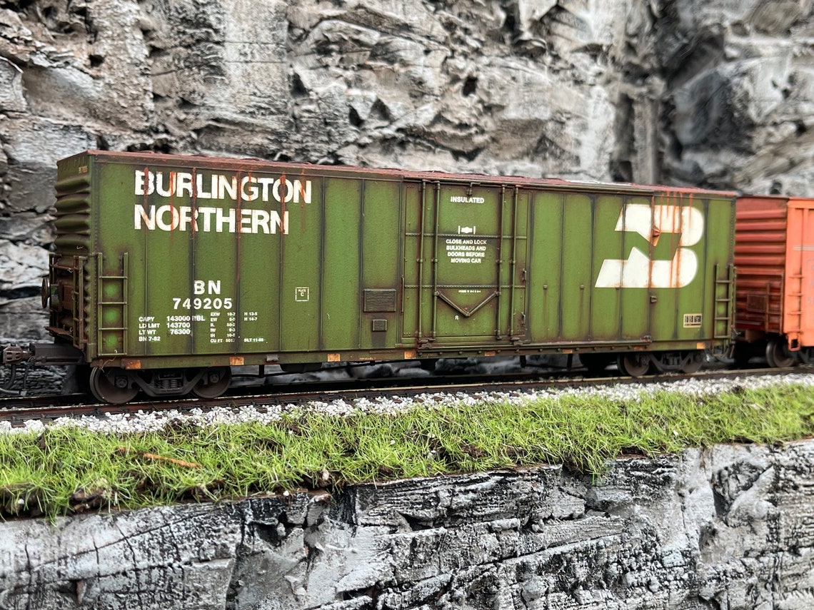 HO Scale Weathered Athearn Genesis Burlington Northern 50’ PC&F Box Car ...