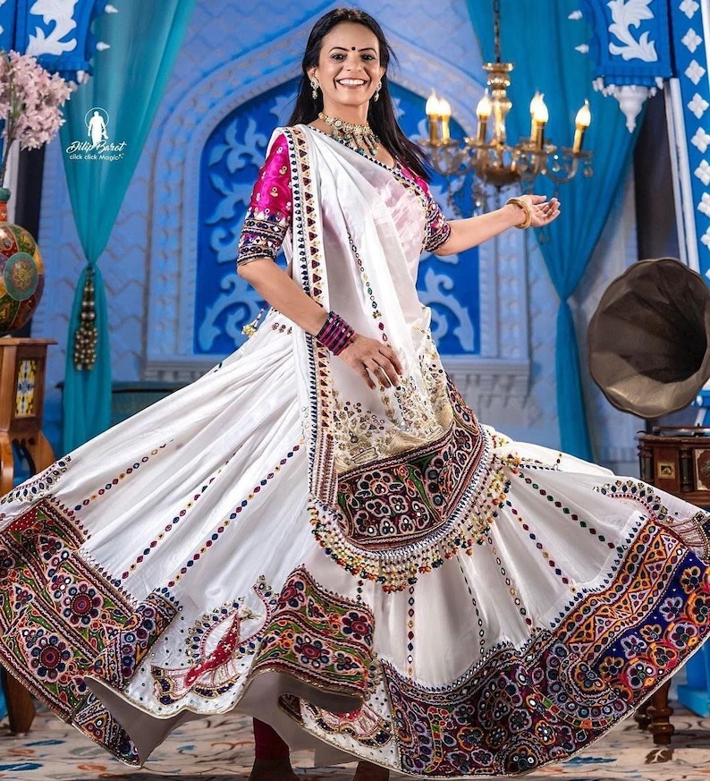 Special Designer White Ghagra Choli Lehenga Skirt for Women Gujarati ...