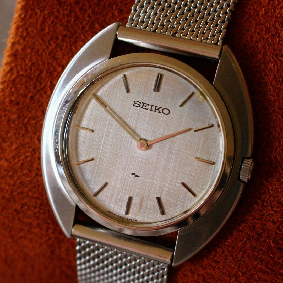 1971 Vintage Seiko Chariot Manual Wind Mechanical Watch Thin Silver ...