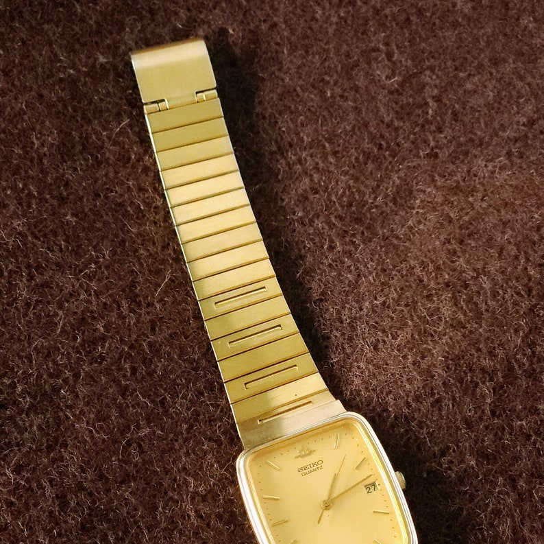 Vintage Rectangular Gold Textured Dial Seiko Watch 5Y32-5A00 Made 1997 ...